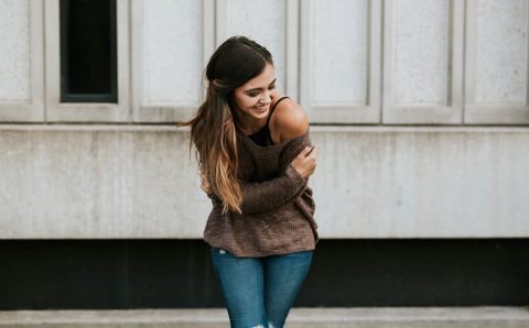 Best Photography Poses for Female Portrait - Cute Female Poses