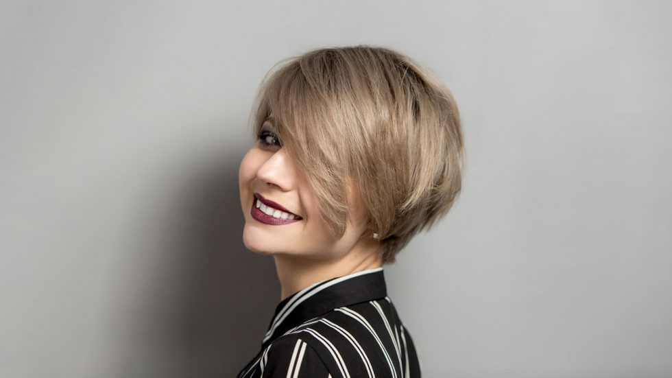 Best Photography Poses for Female Portrait - Cute Female Poses