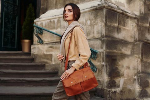 Best Photography Poses for Female Portrait - Cute Female Poses